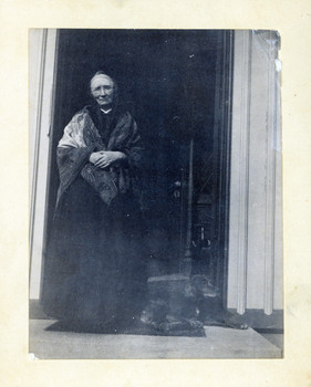 Full-length portrait of Jane Stuart, standing, facing front, location ...
